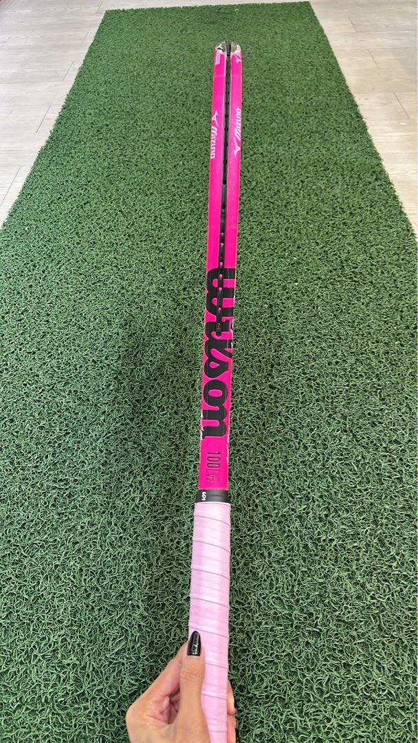 Wilson Clash 100 Neon Pink Paris V2, Olah Raga, Perlengkapan Olahraga ...