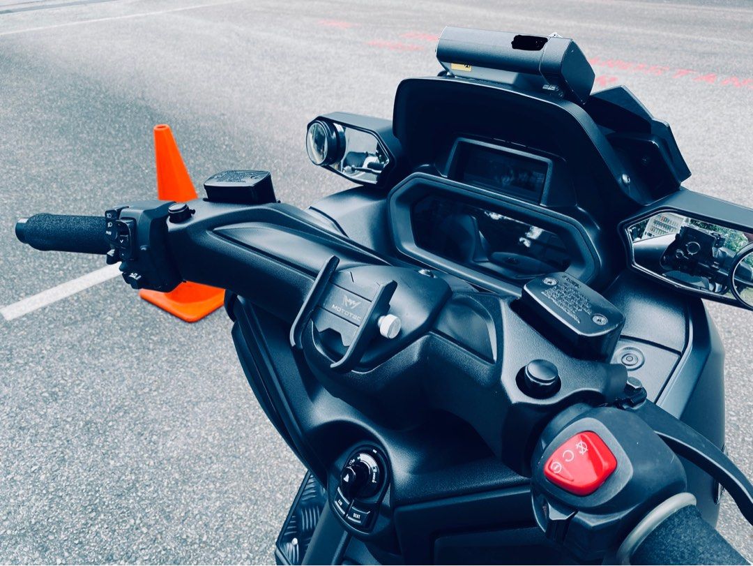 Yamaha Xmax V2, Motorcycles, Motorcycles for Sale, Class 2A on Carousell