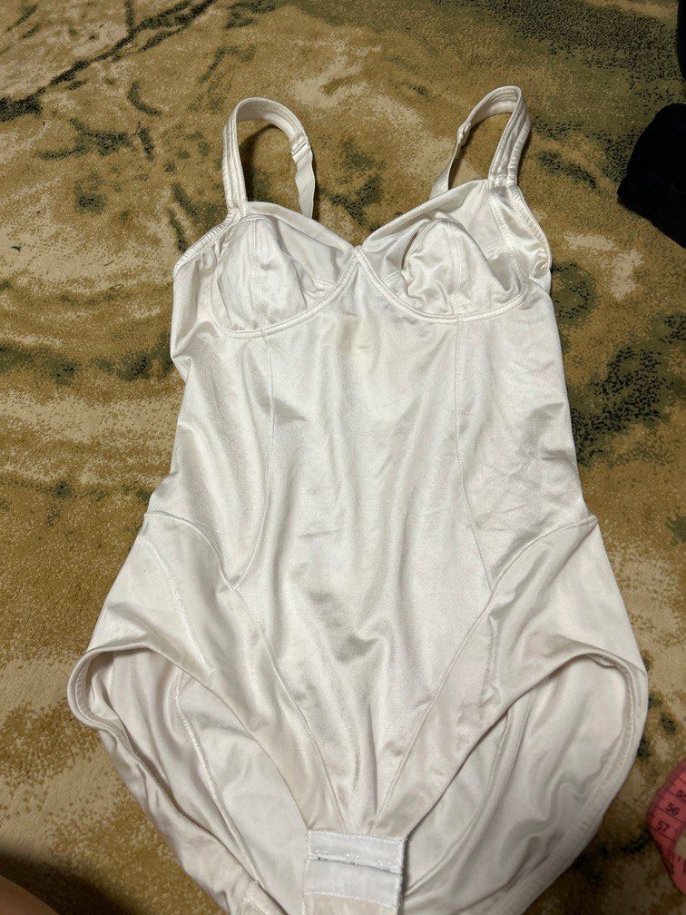 Branded 34C full body girdle off white 2025, Women's Fashion ...