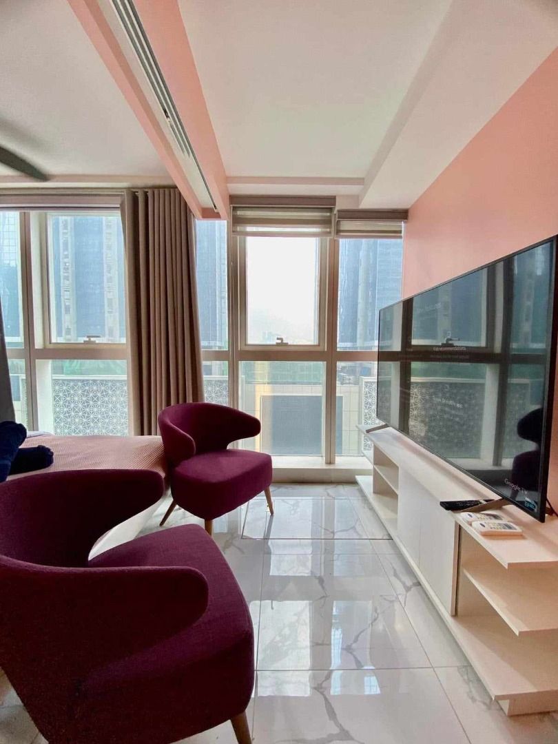 CLEAN TITLE Well Interior 1 Bedroom Unit in Uptown Parksuites Bonifacio ...