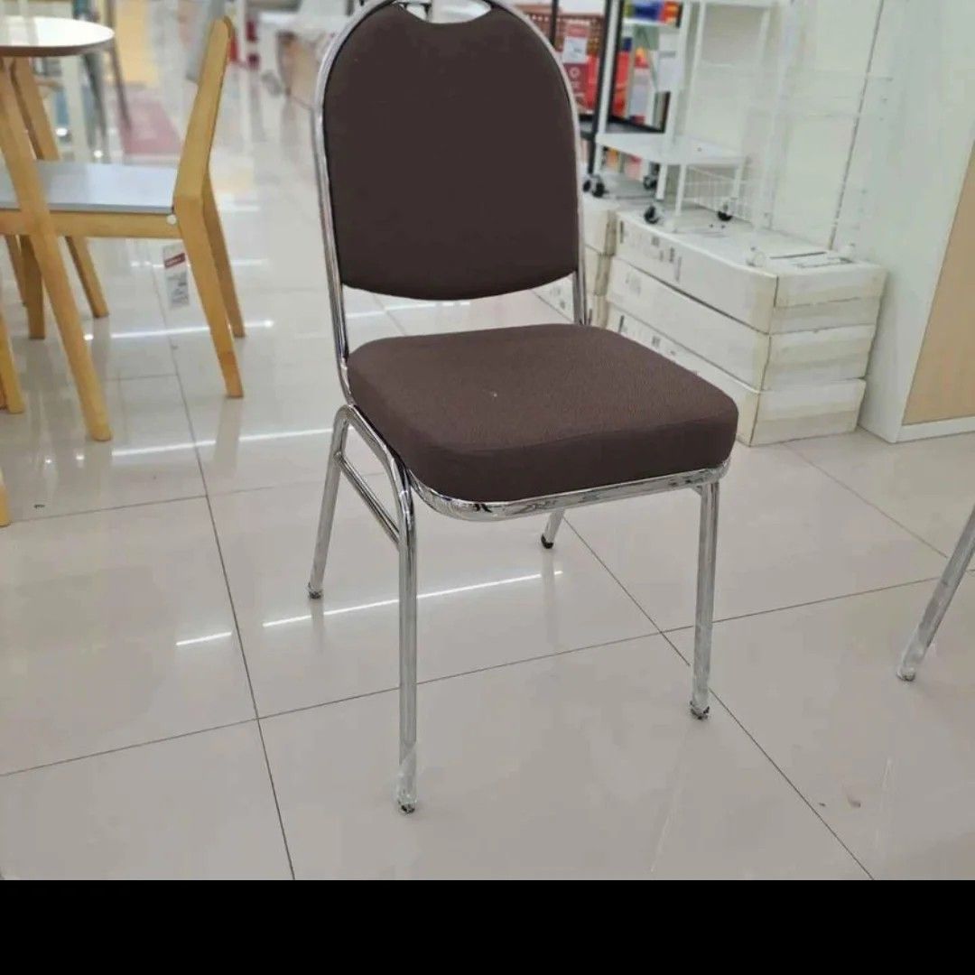 Kursi simple, kursi besi, Perabotan Rumah di Carousell