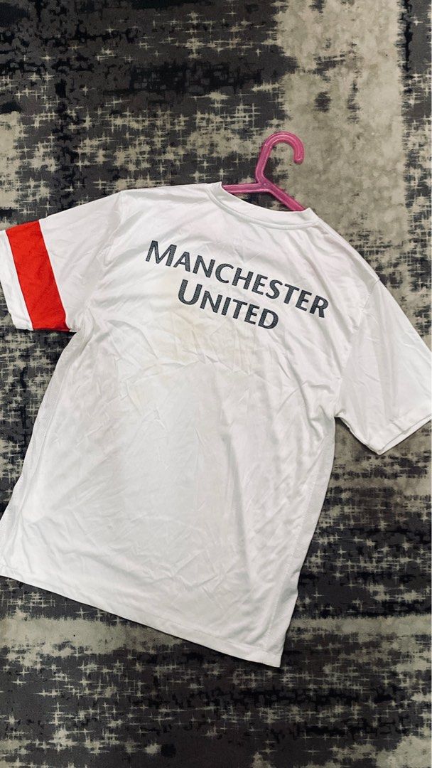 MU jersey training kit, Men's Fashion, Activewear on Carousell