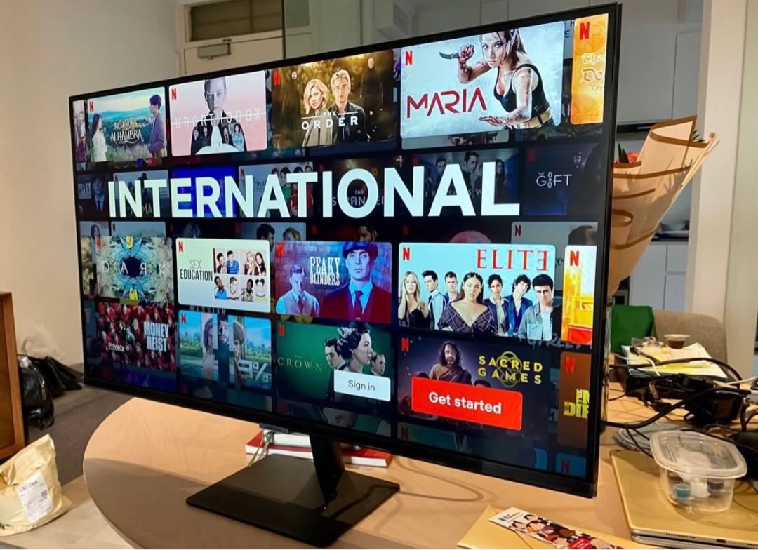 Samsung M5 32 inch Smart Monitor, TV & Home Appliances, TV & Entertainment, TV on Carousell