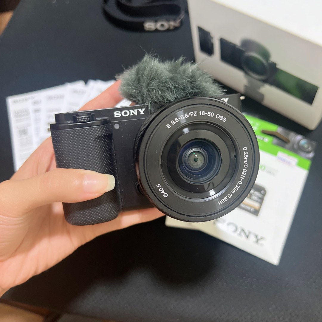 SONY ZV-E10 Mirrorless Camera, Photography, Cameras on Carousell