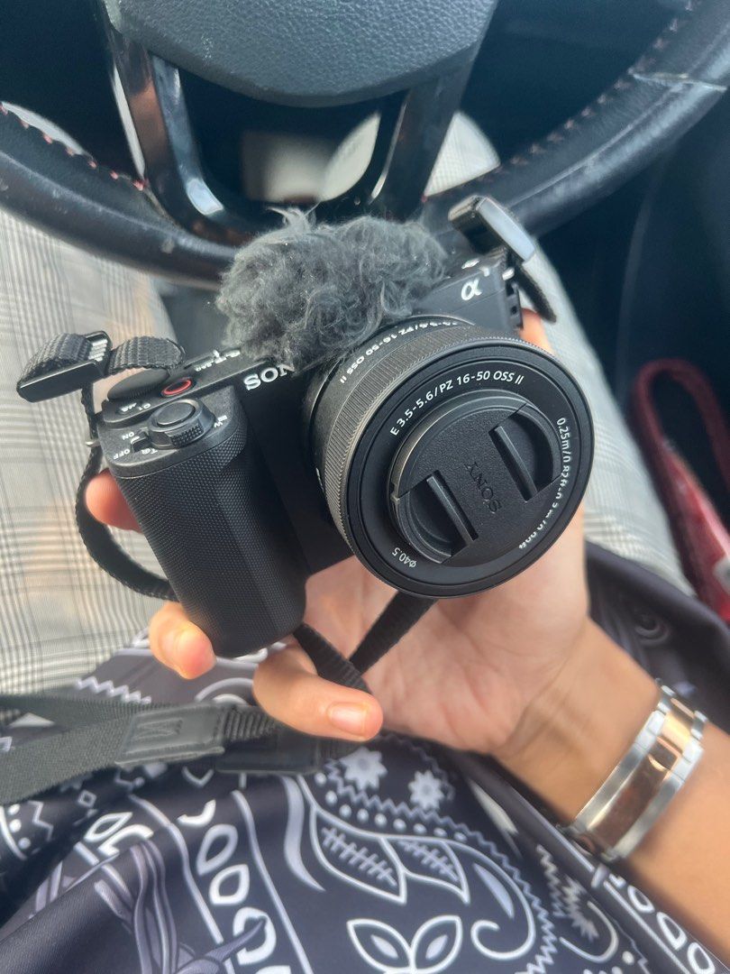 Sony ZVE 10 Mark II With Kit Lens 2, Photography, Cameras on Carousell