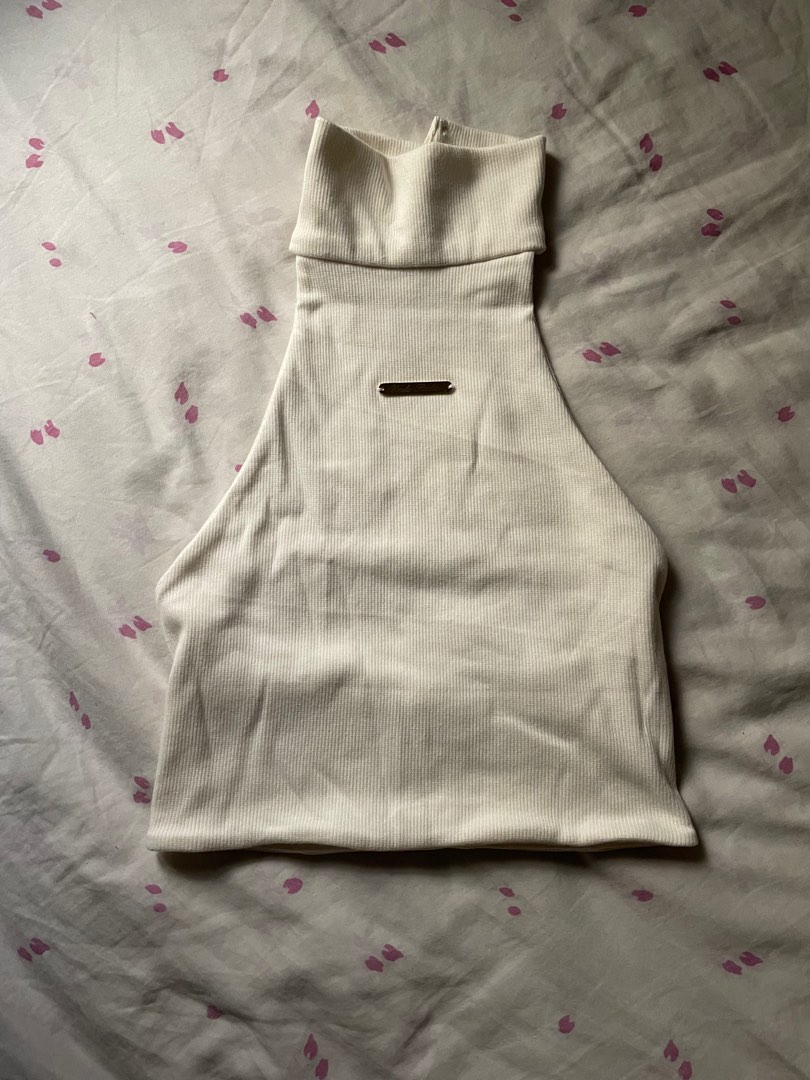 Undo Studio halter top, Women's Fashion, Tops, Others Tops on Carousell