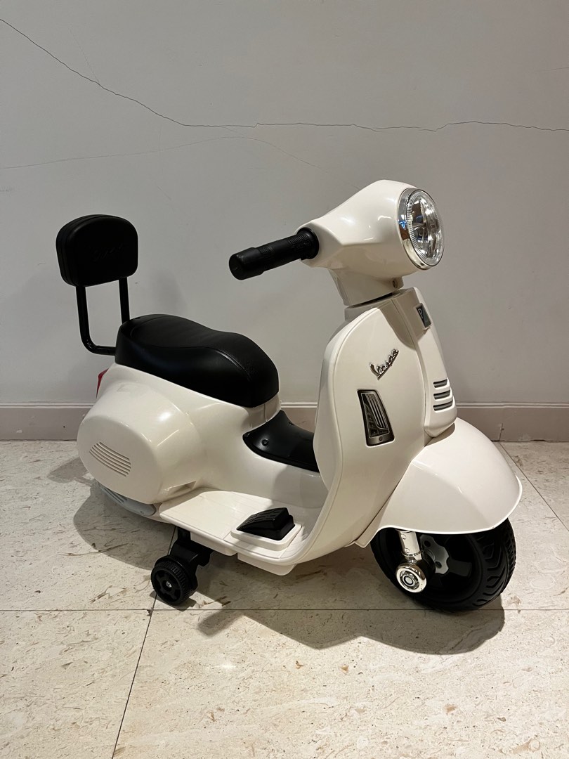 Vespa motor - chargeable, Babies & Kids, Infant Playtime on Carousell
