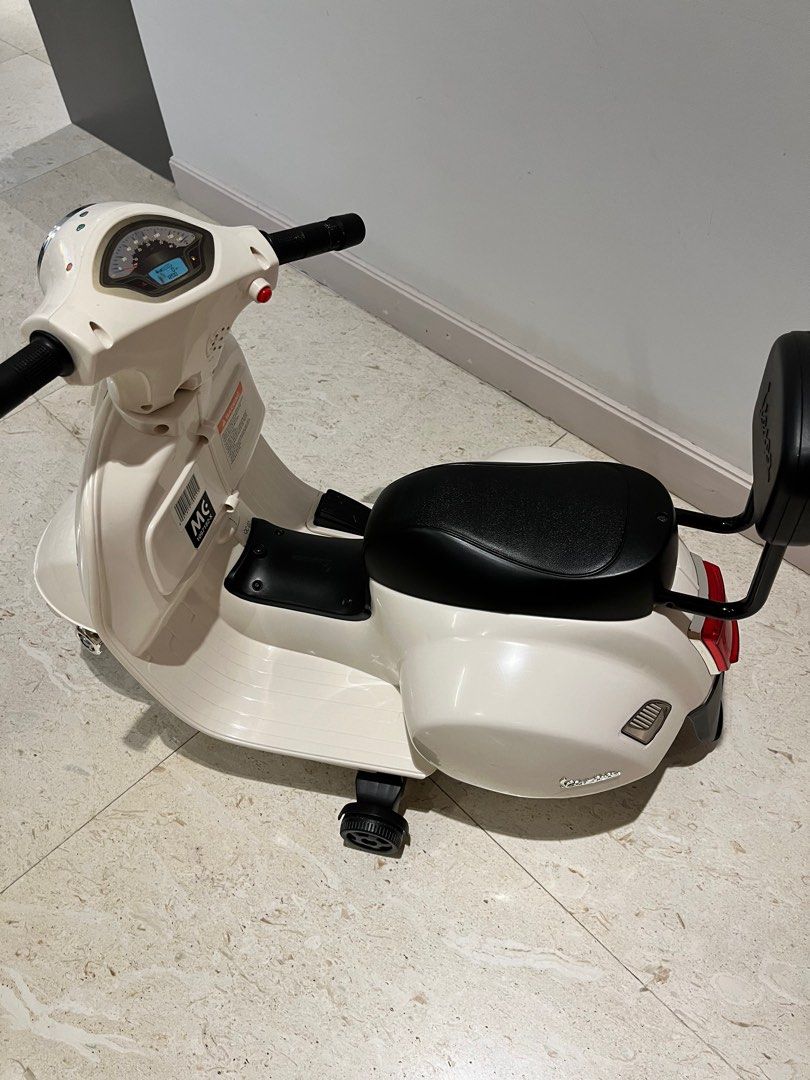 Vespa motor - chargeable, Babies & Kids, Infant Playtime on Carousell