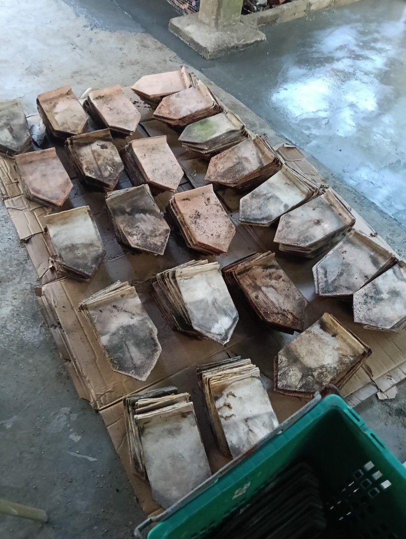 Atap bata lama, Furniture & Home Living, Outdoor Furniture on Carousell