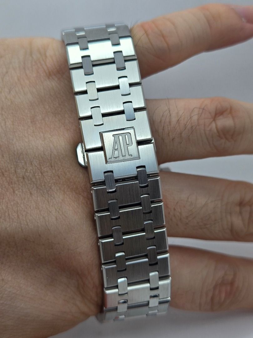 Audemars Piguet Royal Oak 41mm White 15300ST 15300 AP RO ROO, Luxury, Watches on Carousell