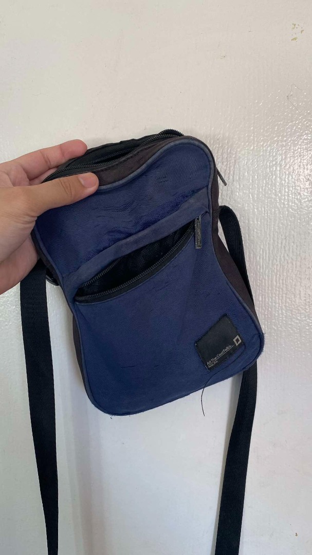 Bench Body Bag, Men's Fashion, Bags, Sling Bags on Carousell