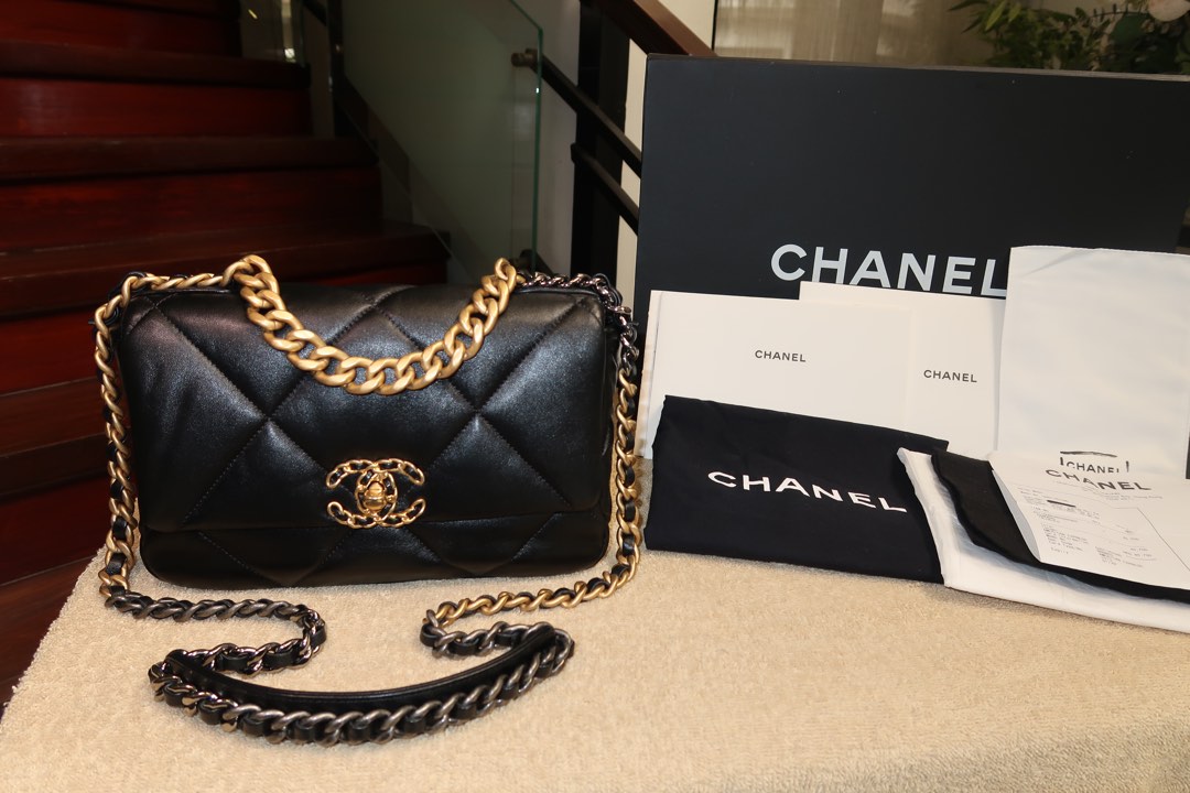 Chanel 19 C19 Small Black (Microchipped, Complete), Luxury, Bags ...
