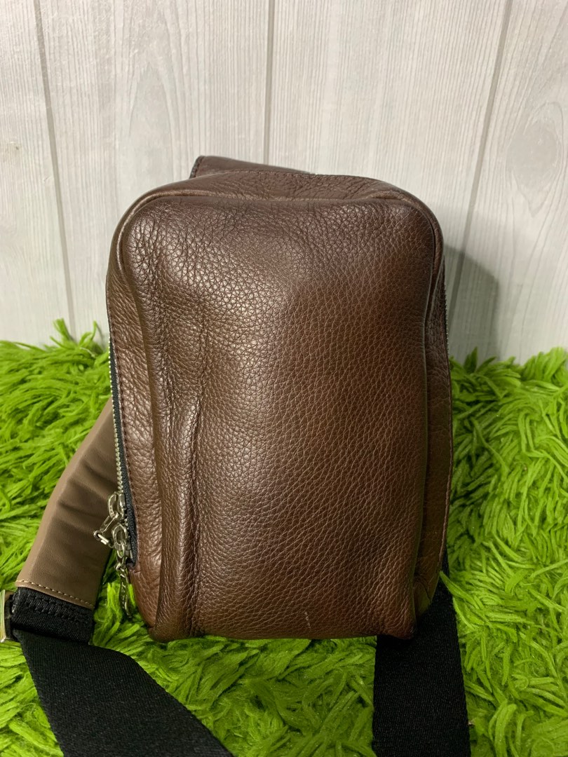 Chest bag/body bag, Luxury, Bags & Wallets on Carousell