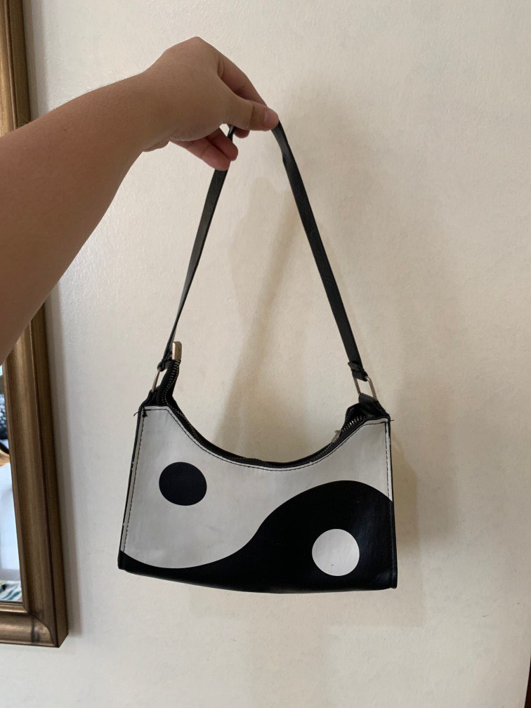 FREE! Pag naka-2 items, Women's Fashion, Bags & Wallets, Shoulder Bags ...