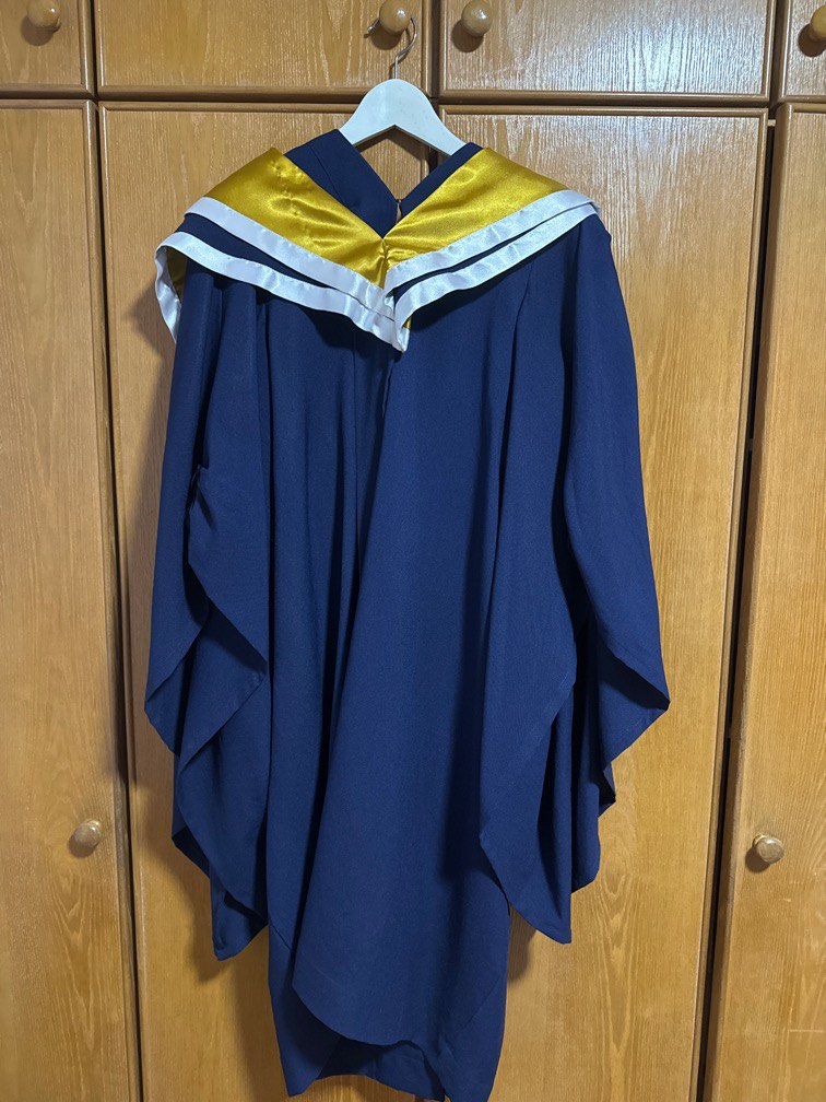 Graduation Gown NTU Engineering , Men's Fashion, Tops & Sets, Sets ...