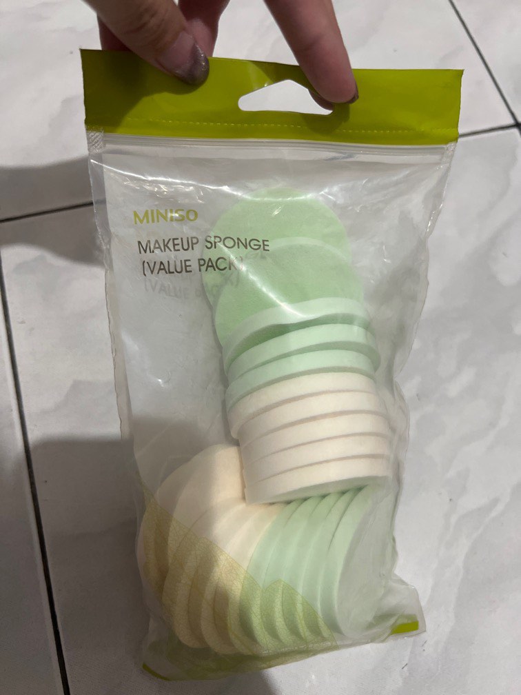 Miniso sponge, Kesehatan & Kecantikan, Rias Wajah di Carousell