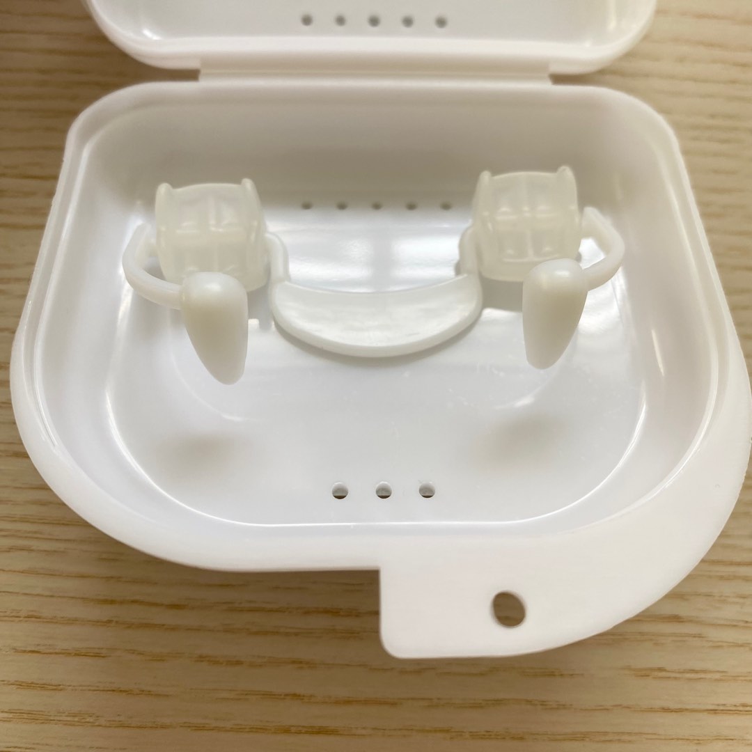 New Vampire Retractable Fangs for Halloween Cosplay, Hobbies & Toys ...