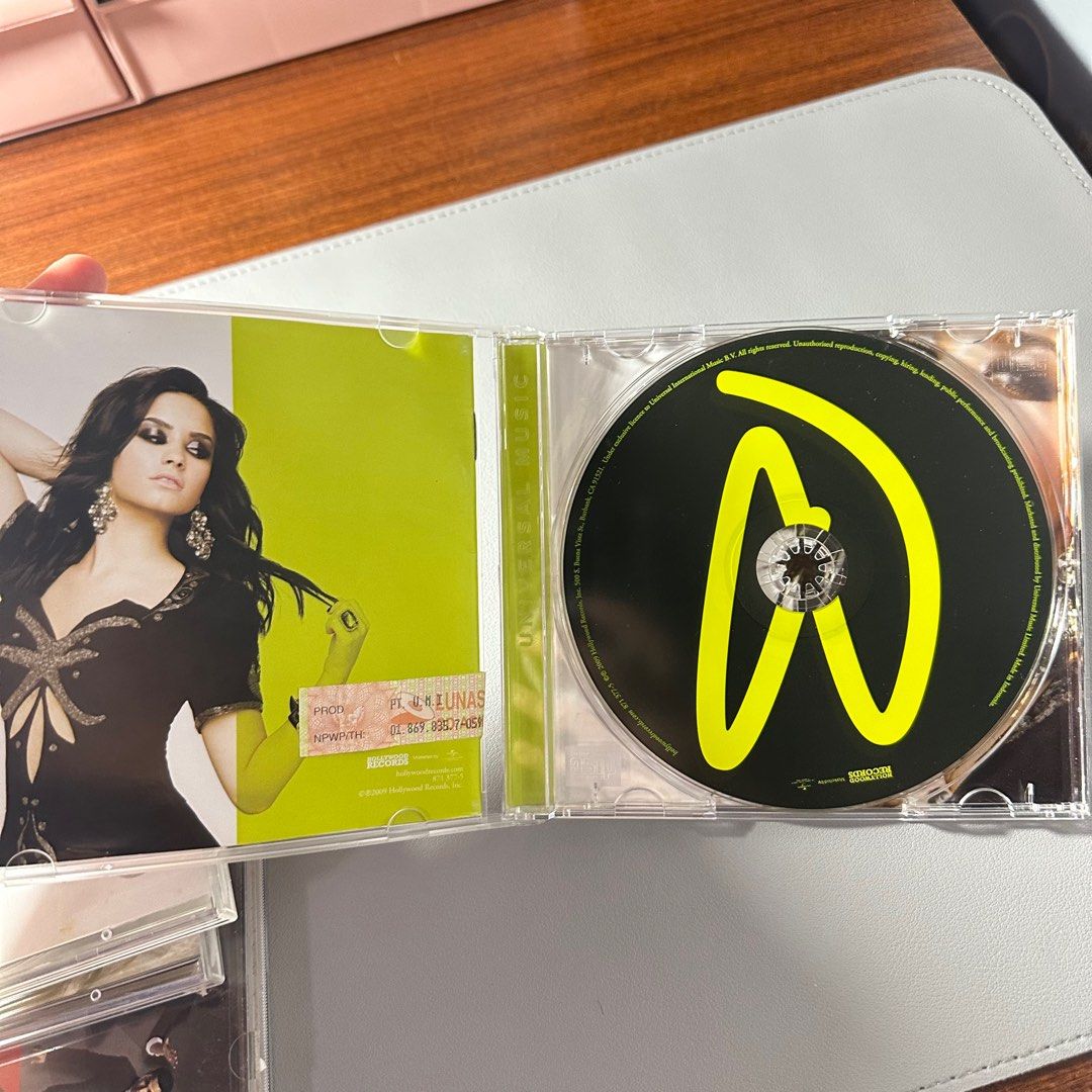 [PRELOVED] Demi Lovato Album Here We Go Again Asli Original CD Miley Cyrus Selena Gomez Taylor ...