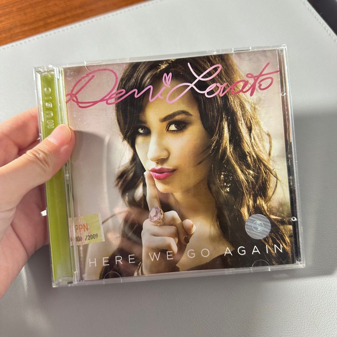 [PRELOVED] Demi Lovato Album Here We Go Again Asli Original CD Miley Cyrus Selena Gomez Taylor ...