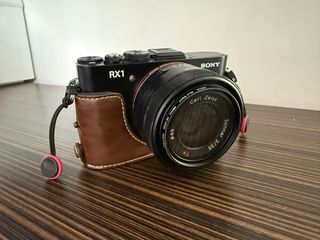 ｛賣｝～Sony ～ Sony Rx10 M1, 攝影器材, 相機 - Carousell