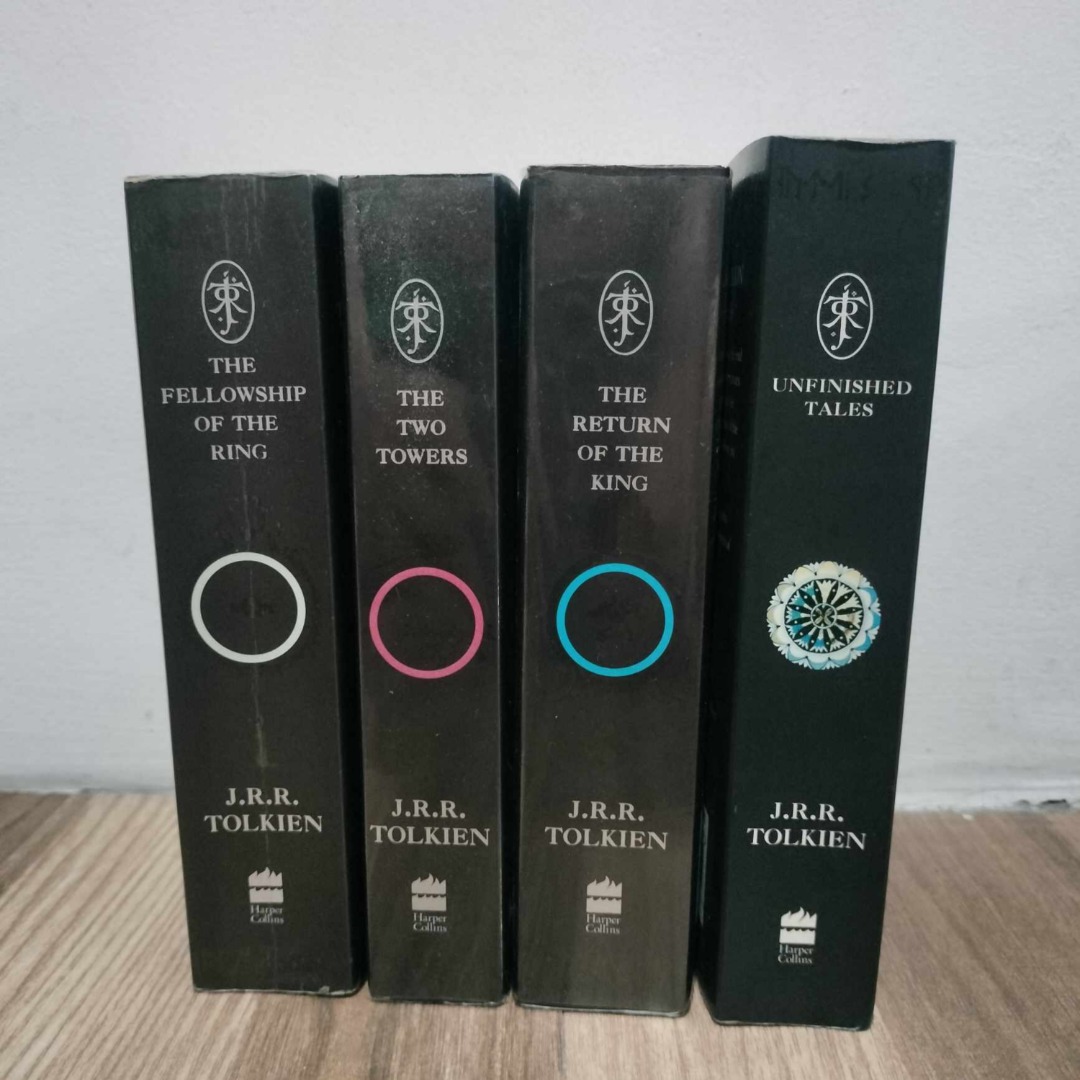 THE LORD OF THE RINGS BOOK SET, Hobbies & Toys, Books & Magazines ...