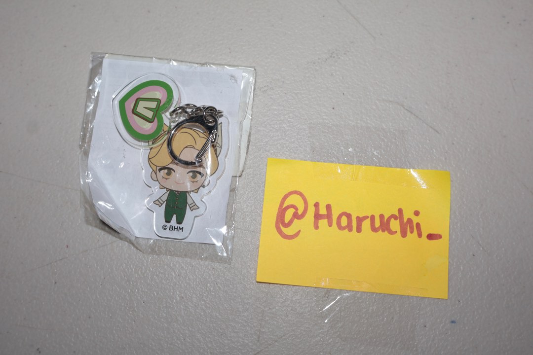 TinyTan BTS V keychain, Hobbies & Toys, Memorabilia & Collectibles, K ...