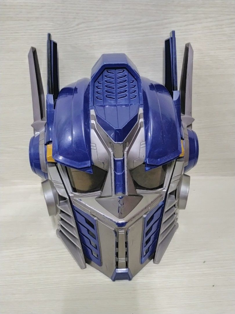 Transformer Optimus Prime Talking & Voice Changing Mask Helmet Hasbro ...