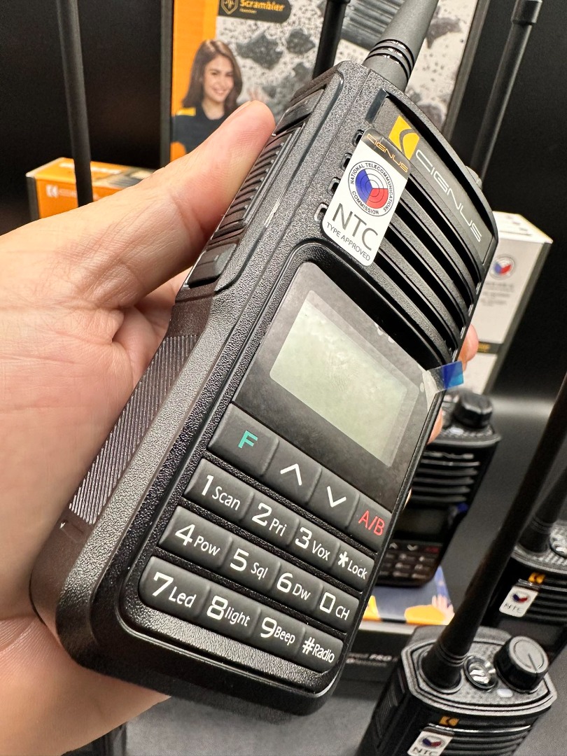 Two Way Radio Cignus UVR-10, Computers & Tech, Office & Business ...