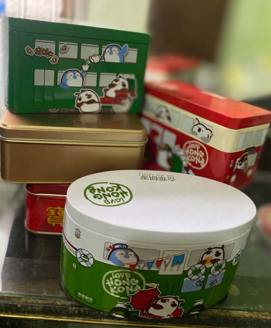 assorted tin cans (sold as bundle), Hobbies & Toys, Memorabilia ...