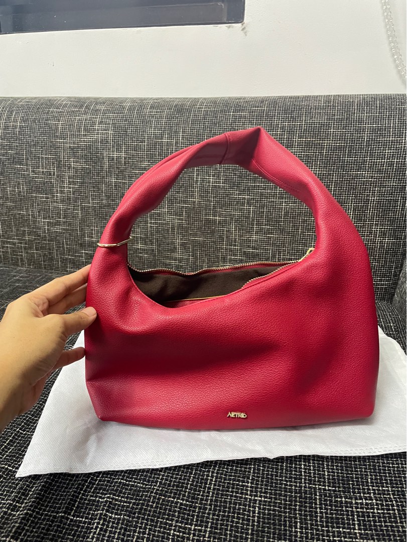 aztrid Hobo bag small burgundy with free carabiner, Women's Fashion ...