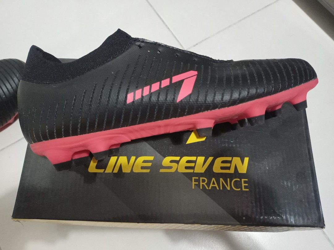 Boot Line Seven 10UK, Sports Equipment, Sports & Games, Racket & Ball ...