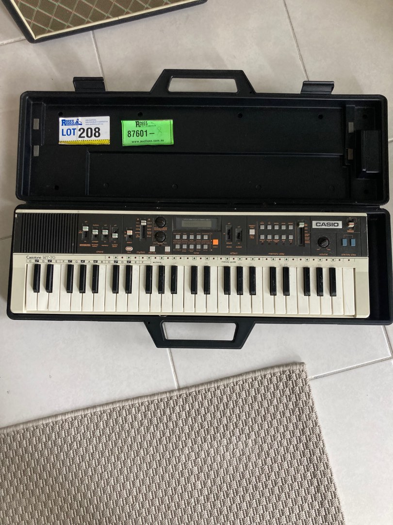Casio MT 70 Keyboard, Hobbies & Toys, Music & Media, Musical ...