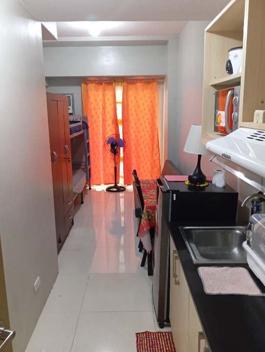 Large Studio Type Unit Condo with Balcony near DLSU for Sale at Vista ...