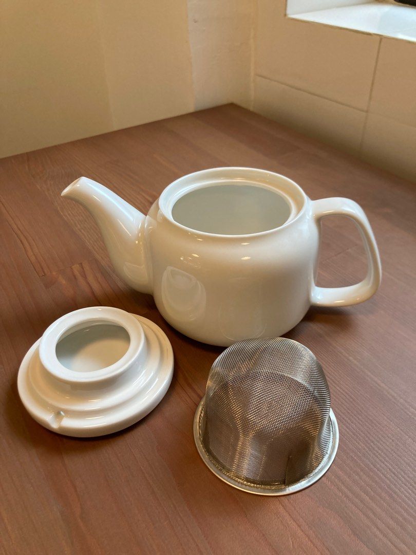 MUJI Tea Pot (Beige White) 450ml. Including 3 Cups, 傢俬＆家居, 廚具和餐具, 茶具配件 ...