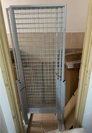 Netting Frame 5' x 2' c/w T-Leg, White, Furniture & Home Living ...