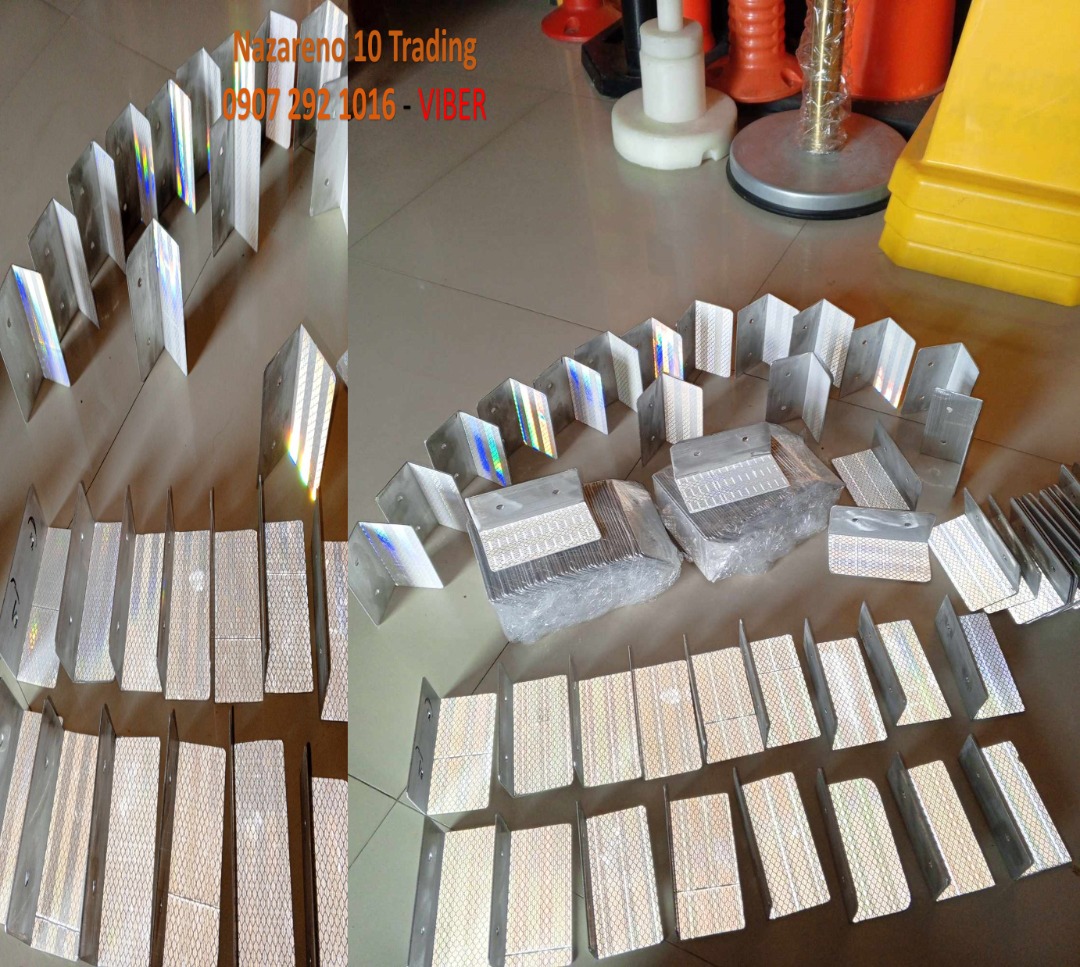 Road signage Delineator reflectorized sign 1, Commercial & Industrial ...