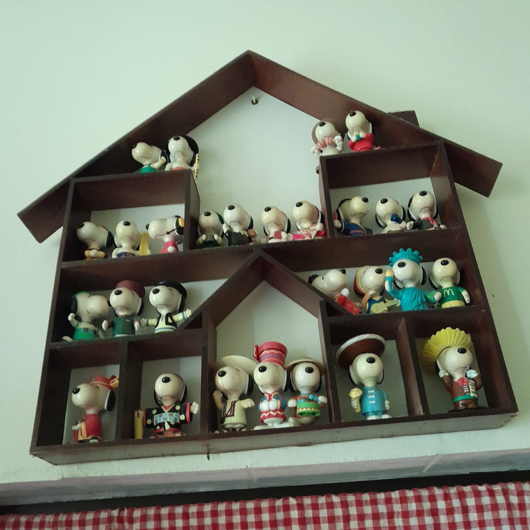 Snoopy World Tour collection + shelf, Hobbies & Toys, Collectibles ...