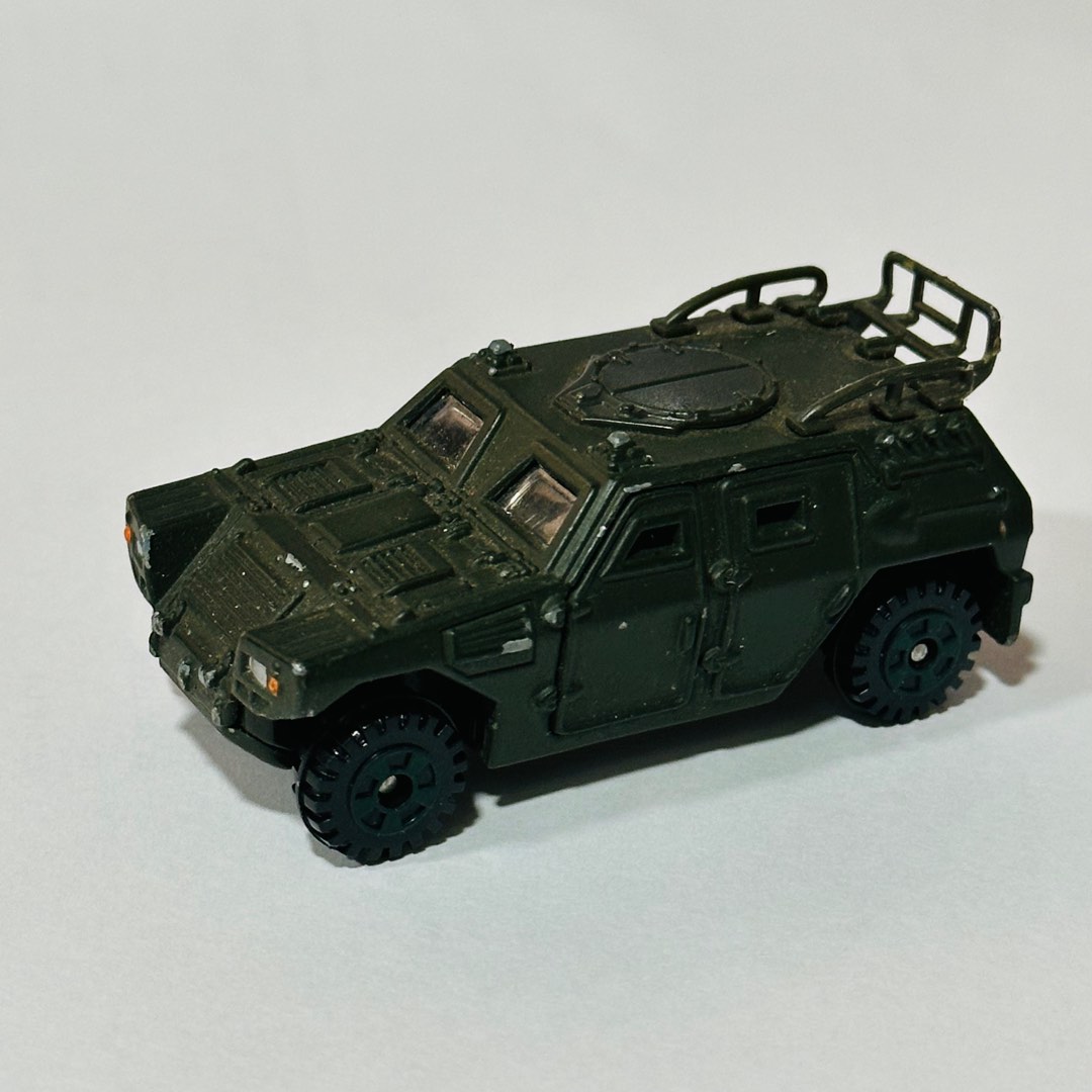 TOMICA JSDF LAV No.114 Armoured Car Collectible Diecast Toy 2006 TOMY 1 ...