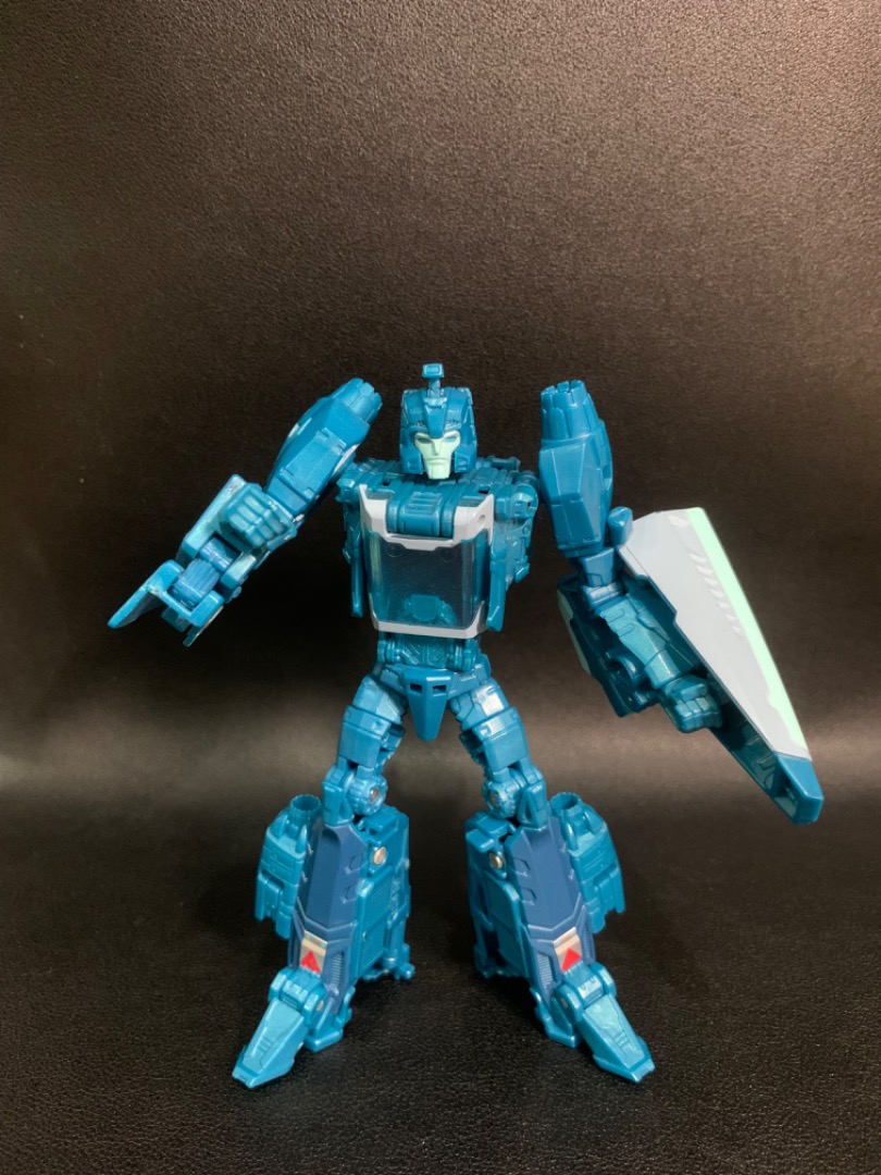 Transformer Titans Return Deluxe class Blurr, Hobbies & Toys, Toys ...