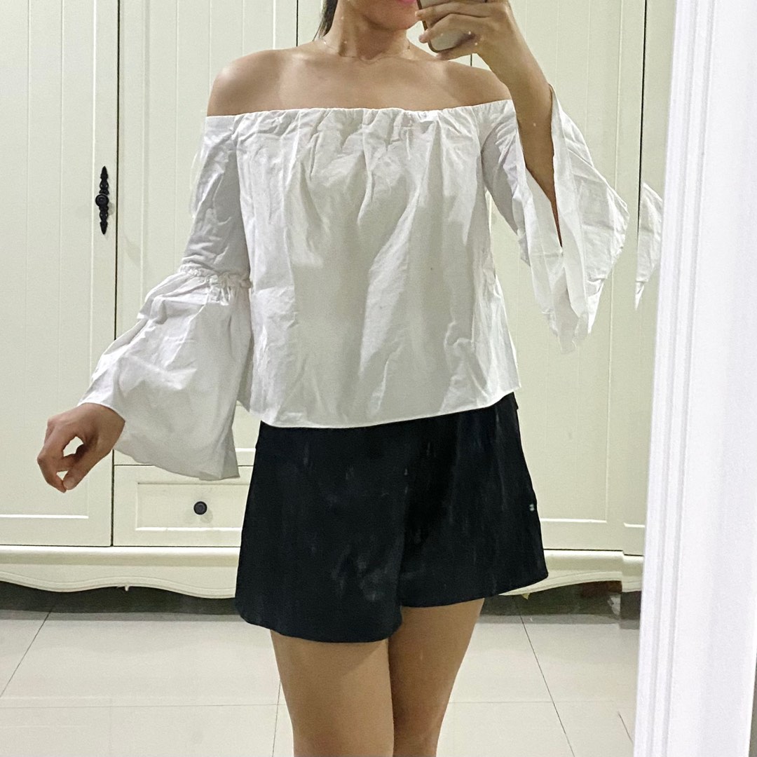 Zara off shoulder white top, Fesyen Wanita, Pakaian Wanita, Atasan di ...