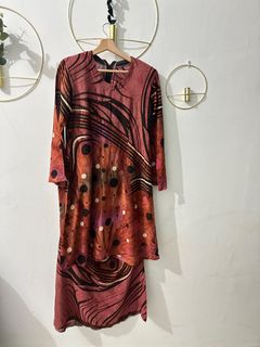 Baju Kurung Custom Kain Mahal, Women's Fashion, Muslimah Fashion, Baju ...