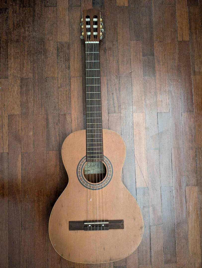 Classical Guitar - La Patrie Motif, Hobbies & Toys, Music & Media ...
