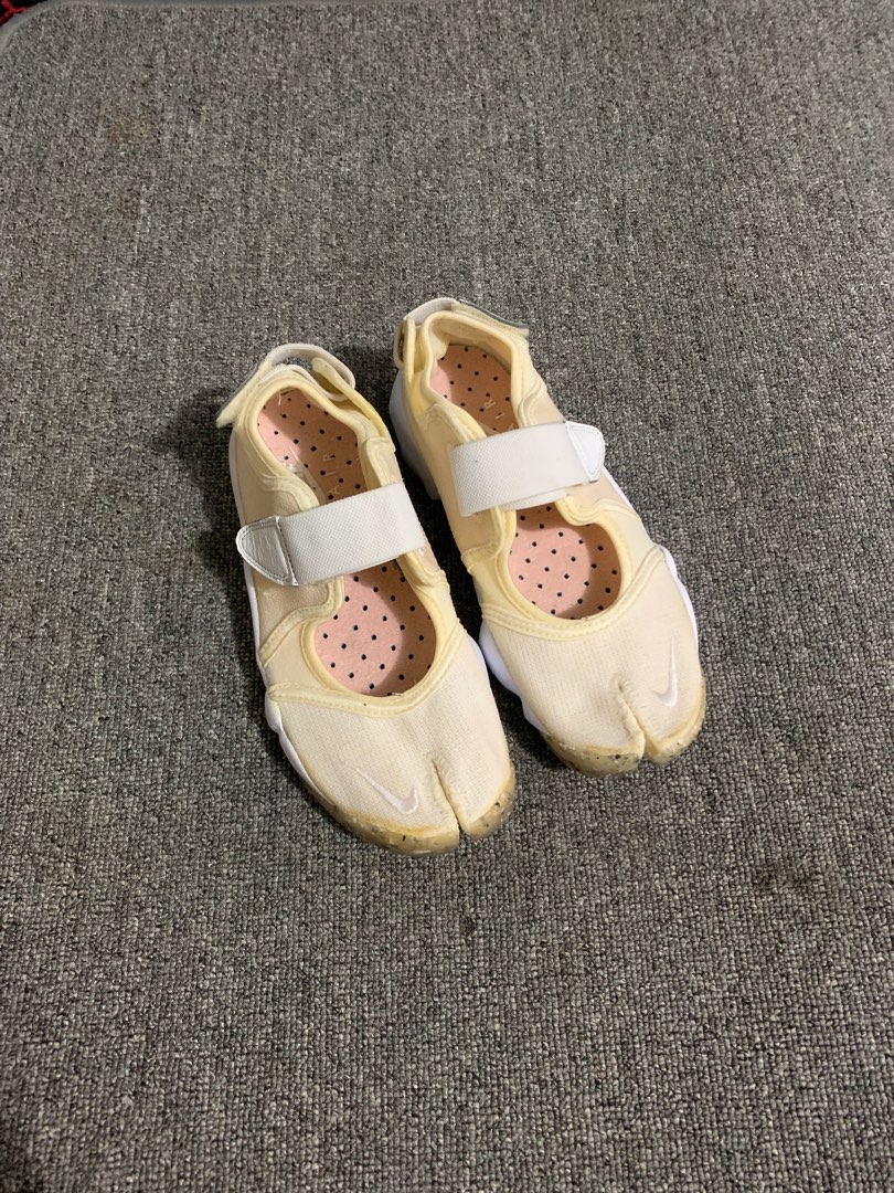 Nike air rift cream, Fesyen Wanita, Sepatu di Carousell