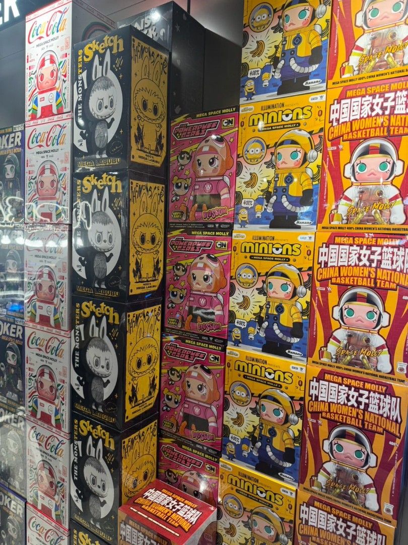 POPMART MOLLY & LABUBU 400%, Hobbies & Toys, Toys & Games on Carousell