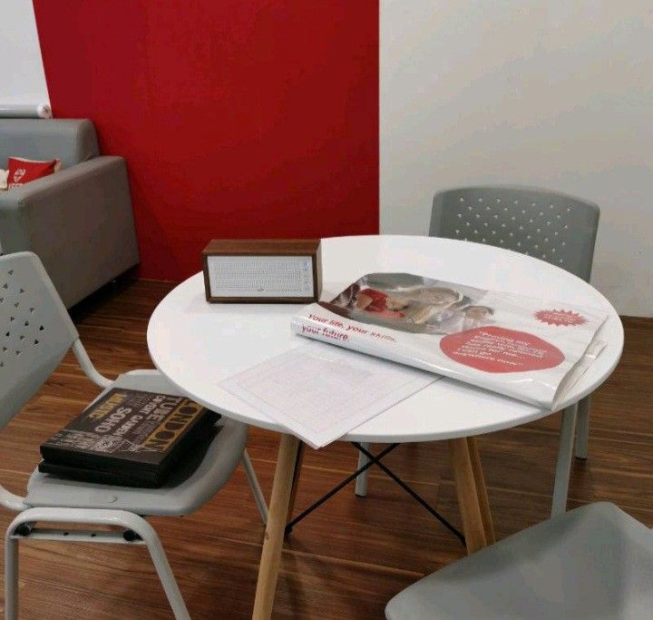 Readystock 80cm round table, medium dining table, coffee table meeting ...