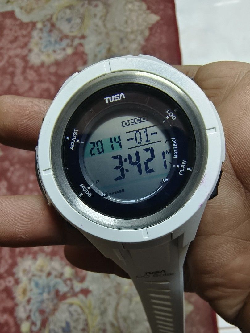 tusa dive computer solar, Luxury, Watches on Carousell