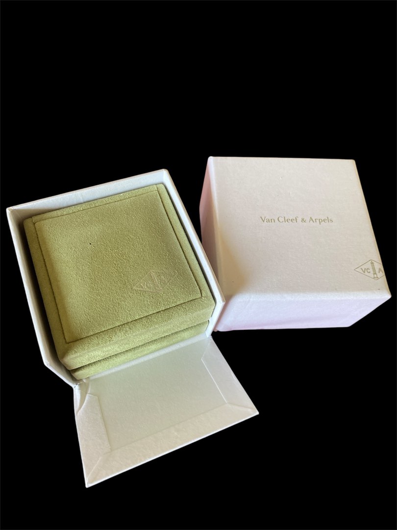 VCA necklace box with outer, Luxury, Accessories on Carousell