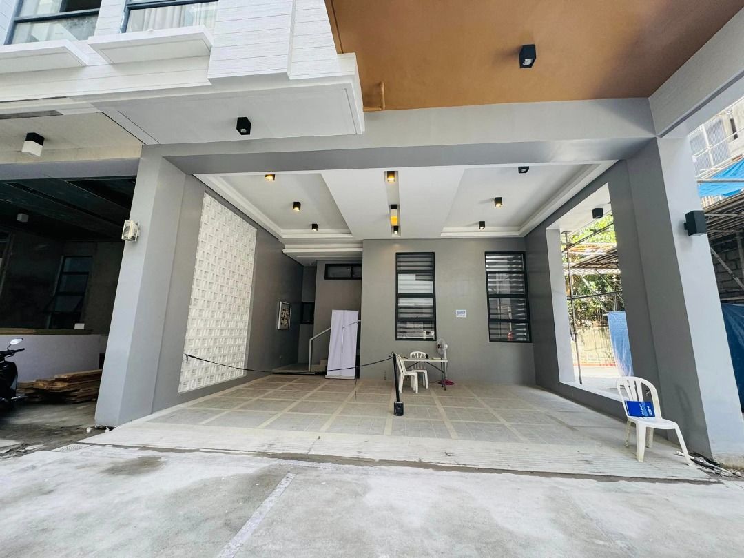 4 Bedroom - Brand New 4 Storey Townhouse Inner Unit with Elevator in ...