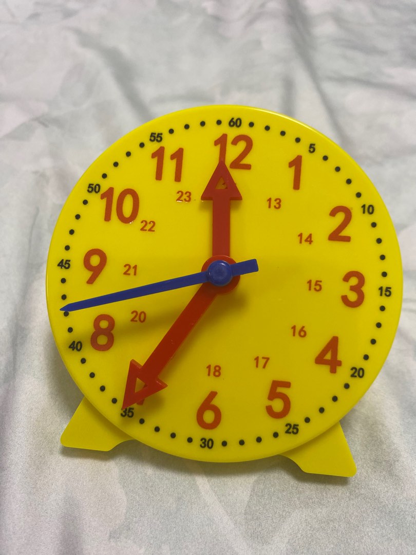 全新玩具鐘 Toy clocks, 興趣及遊戲, 玩具 & 遊戲類 - Carousell