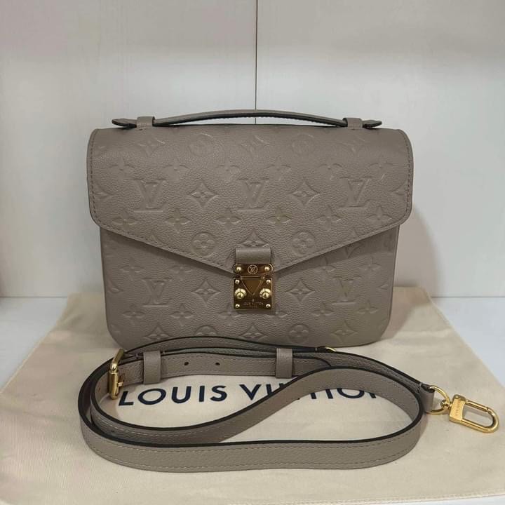 Authentic Louis Vuitton Metis Empriente Turtle dove, Luxury, Bags ...